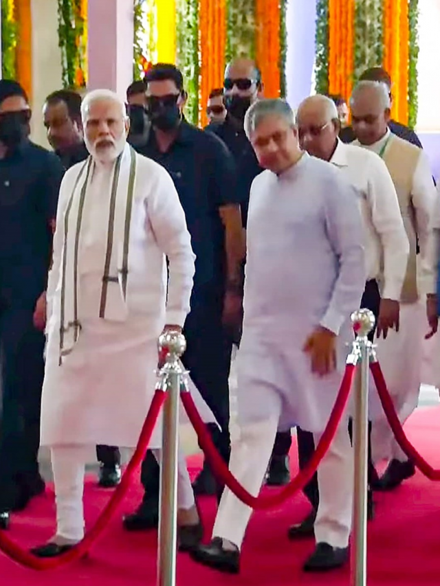 PM Modi Flags of Third Vande Bharat Express Train – Zoom News