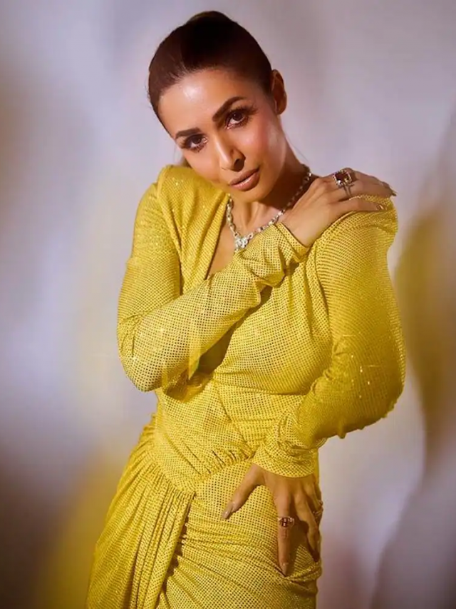 Malaika Arora trolled for flaunting her cleavage in deep-neck – Zoom News