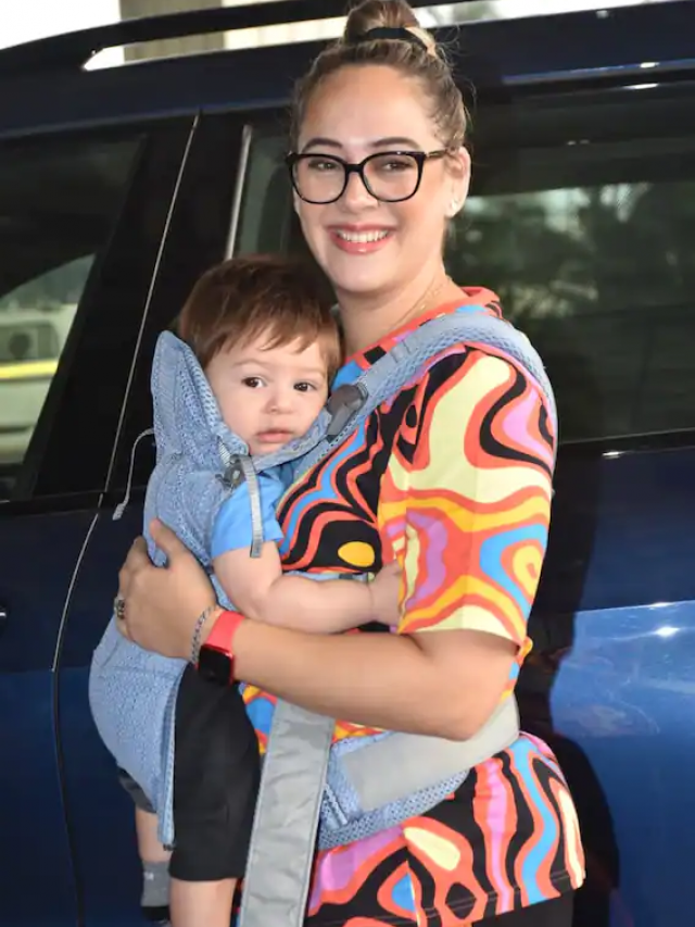 बेटे ओरियन को गोद में लिए हुए एयरपोर्ट पर स्पॉट हुईं Hazel Keech – Zoom ...