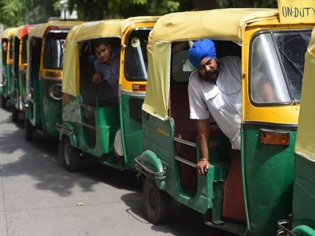 Delhi: Auto rickshaw fares hike approved by AAP government