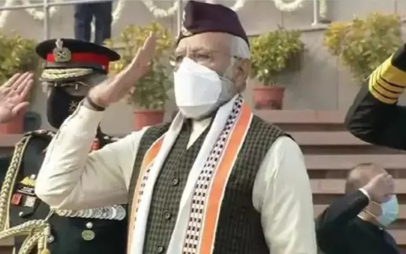 Modi wore a Uttarakhandi cap with Brahma Kamal, was seen in a Manipuri ...