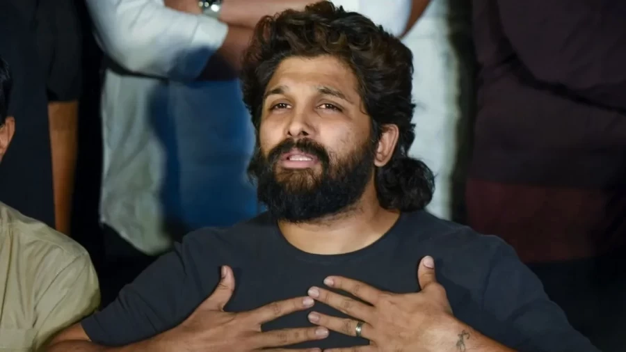 Tomatoes thrown at actor Allu Arjun's residence | Allu Arjun