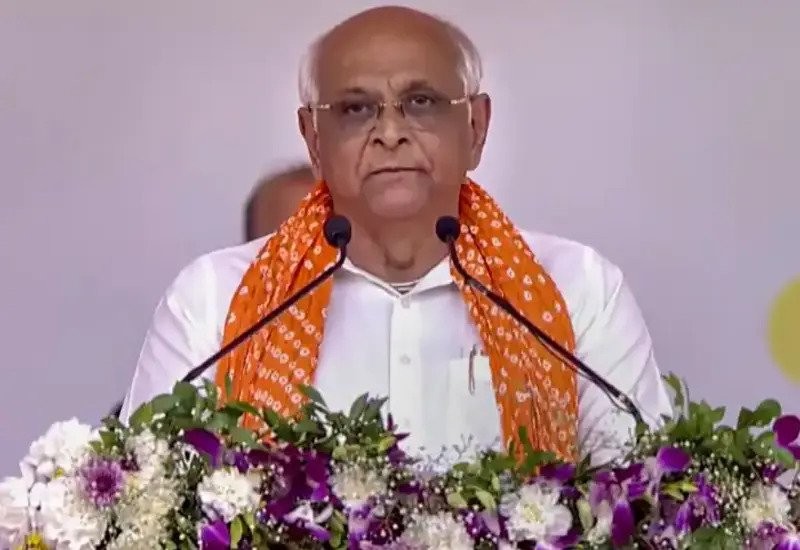 CM Oath Taking Ceremony Latest News 16 MLAs Takes Oath Of Minister