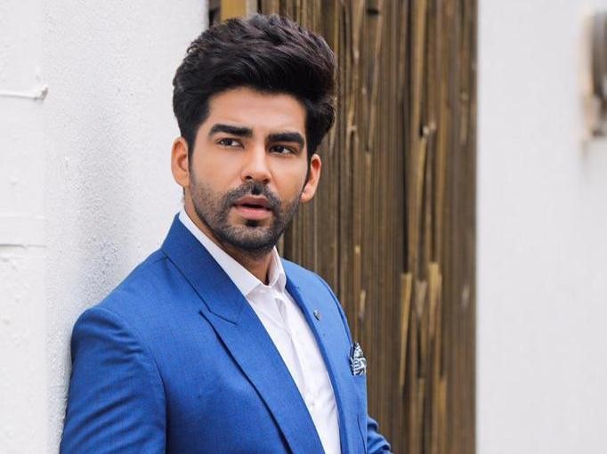 Bollywood actor Dipessh Kashyap becomes singer with Vinod Bhanusali's ...