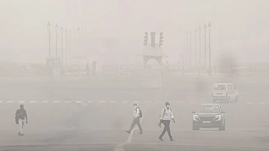 Double attack of cold and pollution in Delhi | Delhi News