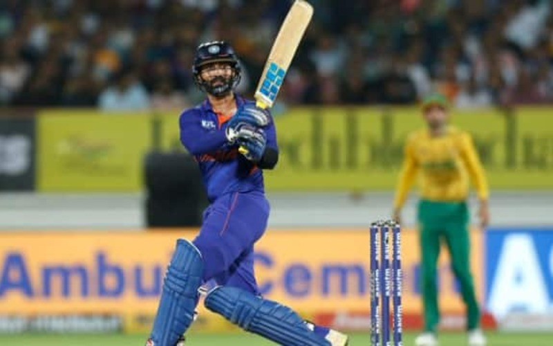 Dinesh Karthik becomes the oldest cricketer to score a T20I fifty for India