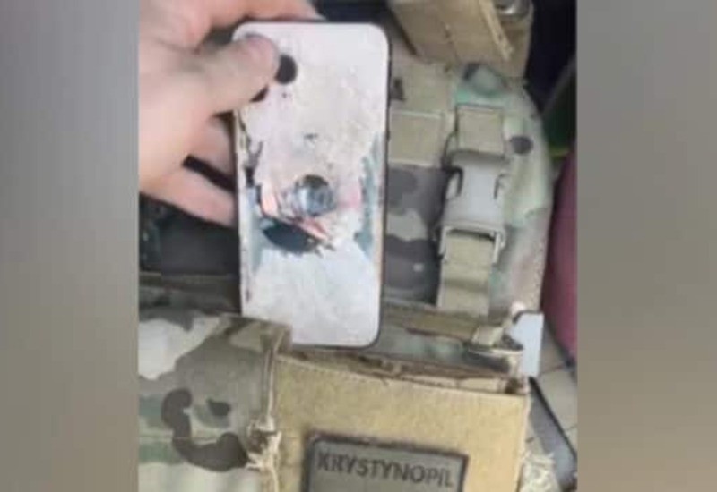 iPhone Stops A Bullet and Saves Ukrainian Soldiers Life check viral video
