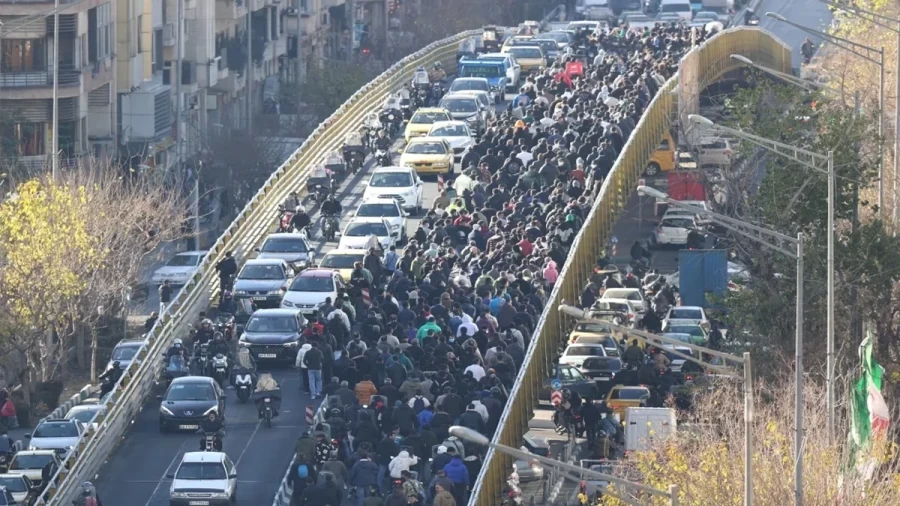 Iran Protests: Violent Unrest Spreads, 7 Dead Amid Economic Crisis