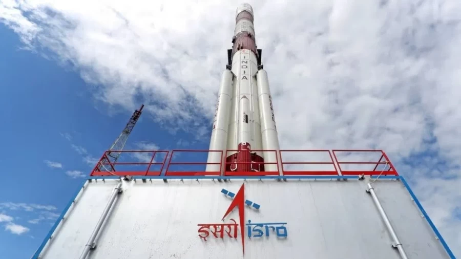 ISRO Mission: ISRO launches XPoSAT satellite - secrets of black hole ...