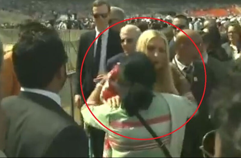 Indian woman hugs Donald Trump's daughter Ivanka, it happened again ...