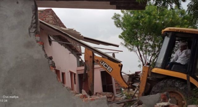 55 teams deployed in Delhi car shown anywhere outside the house ...