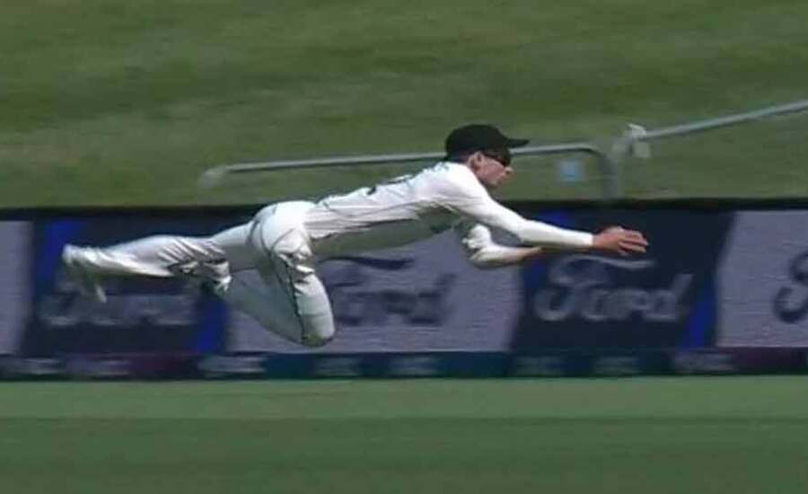 This player flew like an eagle to catch the ball, would never have seen ...