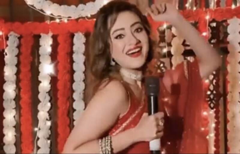 Mithun Chakraborty Daughter In Law Madalsa Sharma Dance On Jawani ...