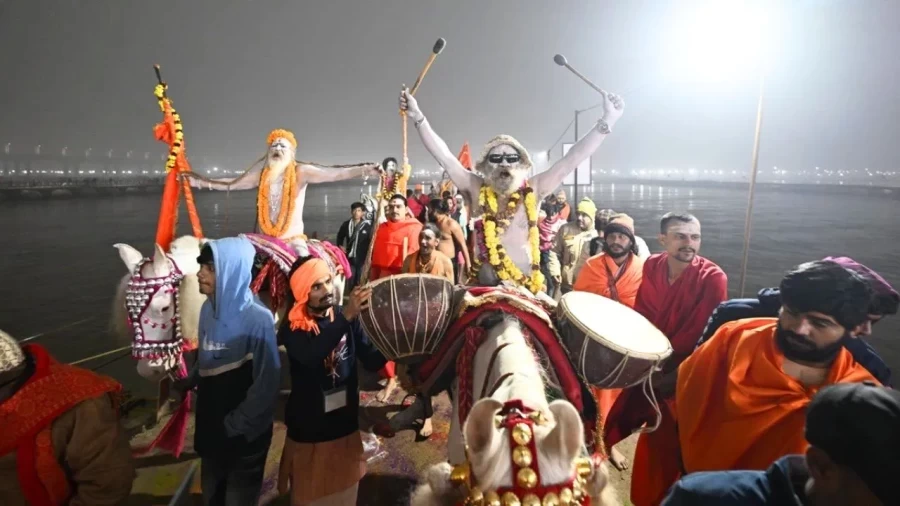 The first Amrit bath of Maha Kumbh continues | Maha Kumbh