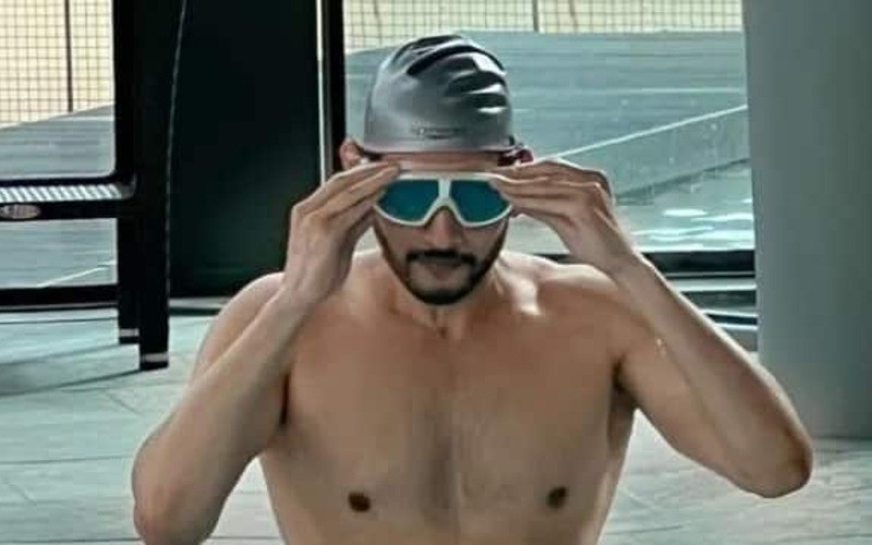 Mahesh Babu flaunted abs in the swimming pool fans commented