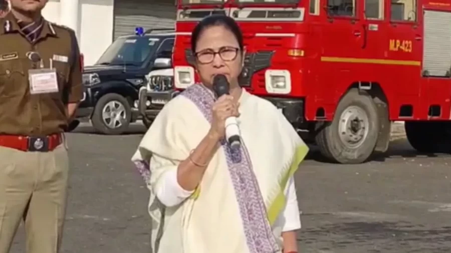 'INDIA' Alliance: Mamta Banerjee leaves for Delhi to meet PM Modi, I.N ...