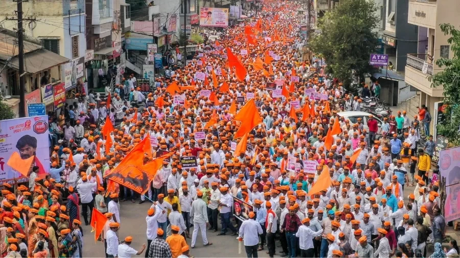 Maratha Protest: Pune-Mumbai highway jam over Maratha reservation ...
