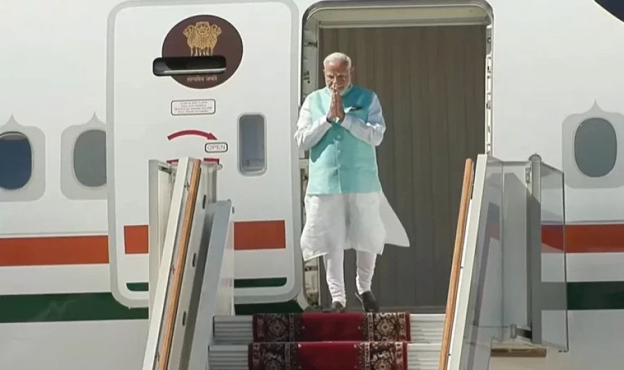 India-Russia Relation: PM Modi arrives in Russia - welcomed with guard ...
