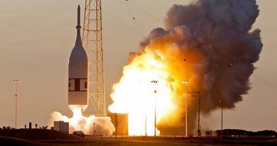 NASA tests launch-abort system for its moon mission