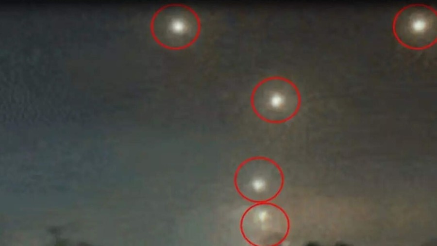 J&K Pakistani Drones: LoC पर फिर दिखे ड्रोन, IED भी बरामद