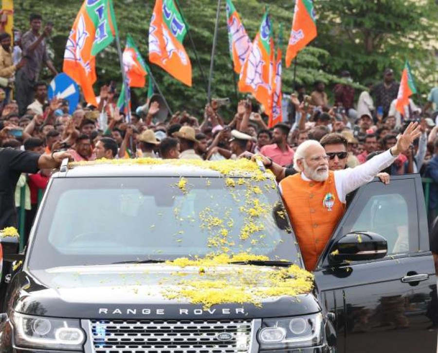 Karnataka Election: PM Narendra Modi's road show started in Bengaluru ...
