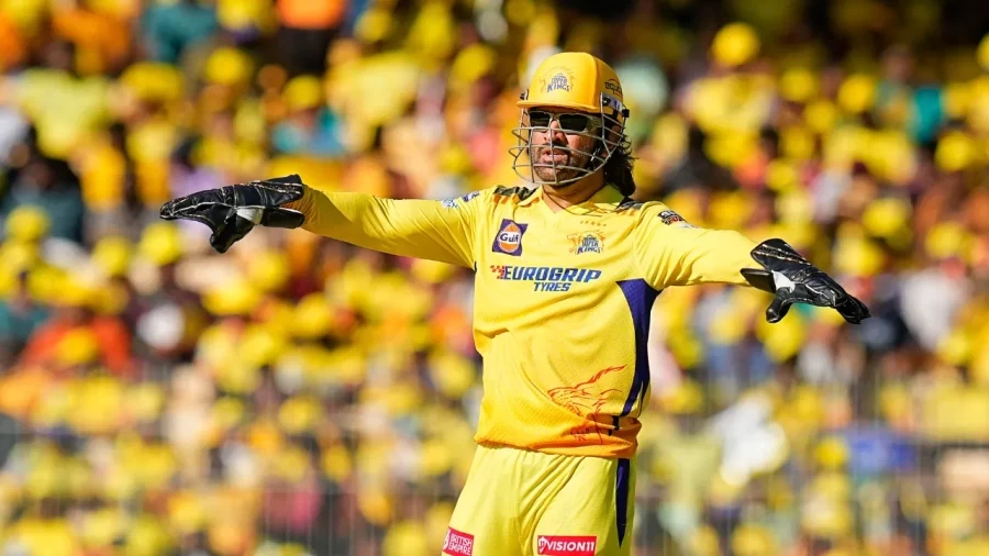 RCB vs CSK: RCB won hearts... gave 'cup' to Dhoni before the last match ...