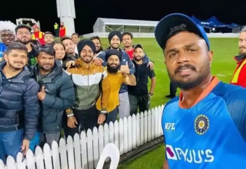 Fans Looked Angry Once Again For Not Choose Sanju Samson In Playing XI ...